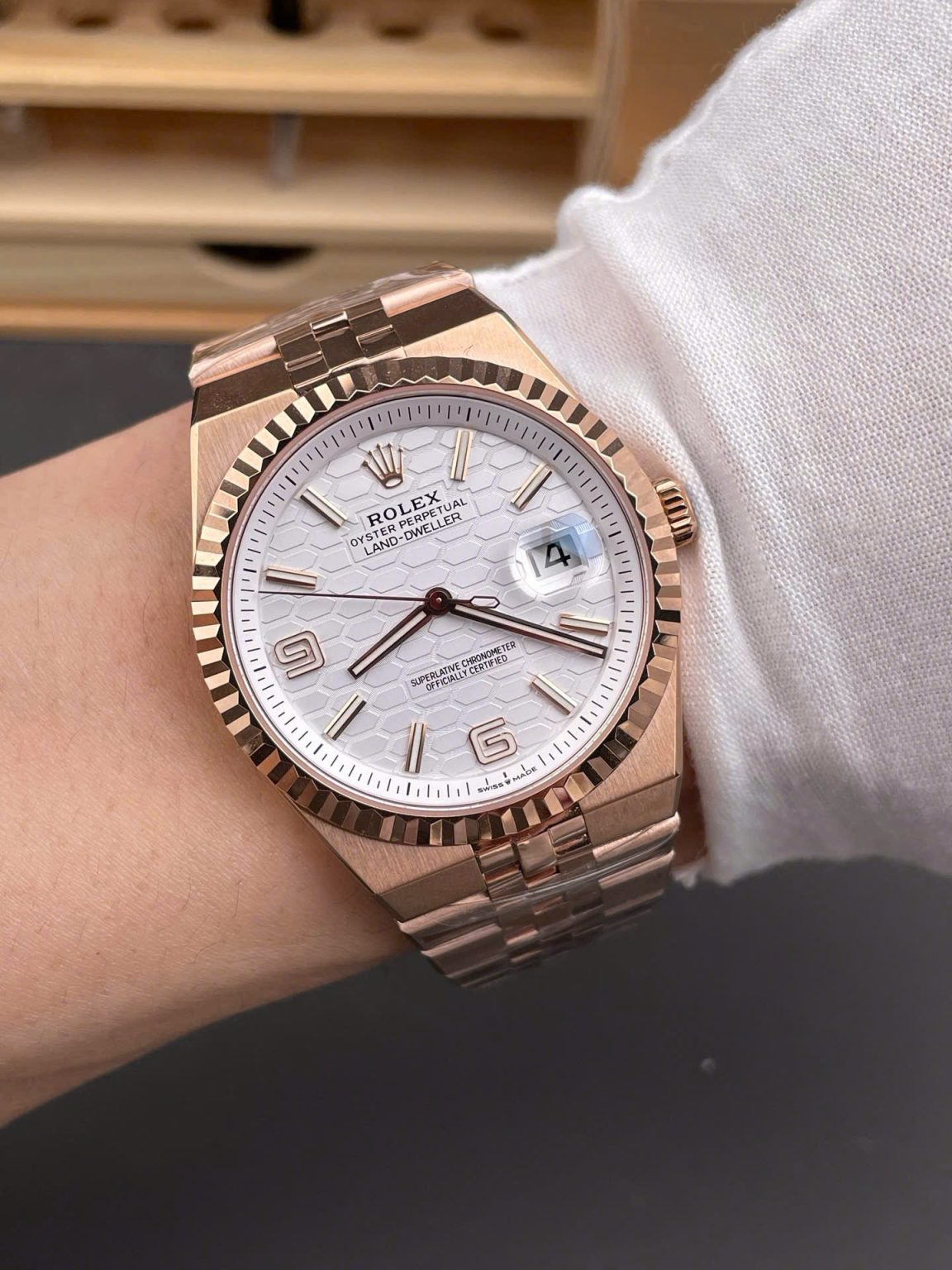 Đồng Hồ Rolex Replica 11 Land-Dweller 127335 Mạ Vàng Hồng Mặt Trắng Họa ...